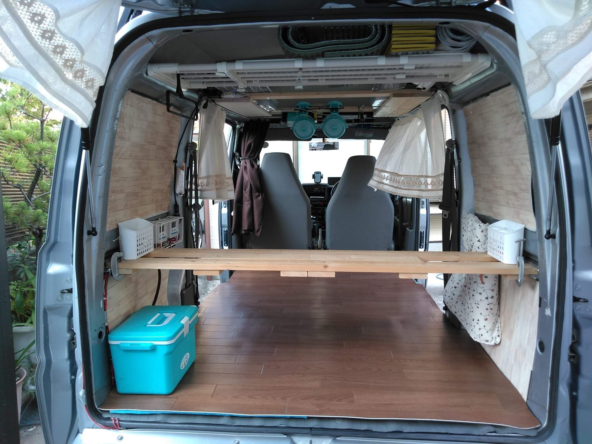 『軽バンで車中泊』シンプルで快適な改造方法 | 旅遊び 旅と遊びを楽しむために